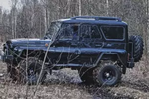 加氣的 UAZ：從普通吉普車到越野怪物