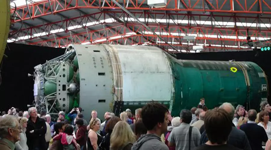 Andare! Un anno dopo, il 25 luglio 1987, avvenne il lancio. Per motivi di segretezza, la stazione automatica fu nuovamente ribattezzata "Cosmos-1870" e lanciata nello spazio. La stazione si è rivelata davvero utile: le immagini radar della superficie terrestre ottenute dal satellite sono state utilizzate nell'interesse della difesa e dell'economia dell'URSS.