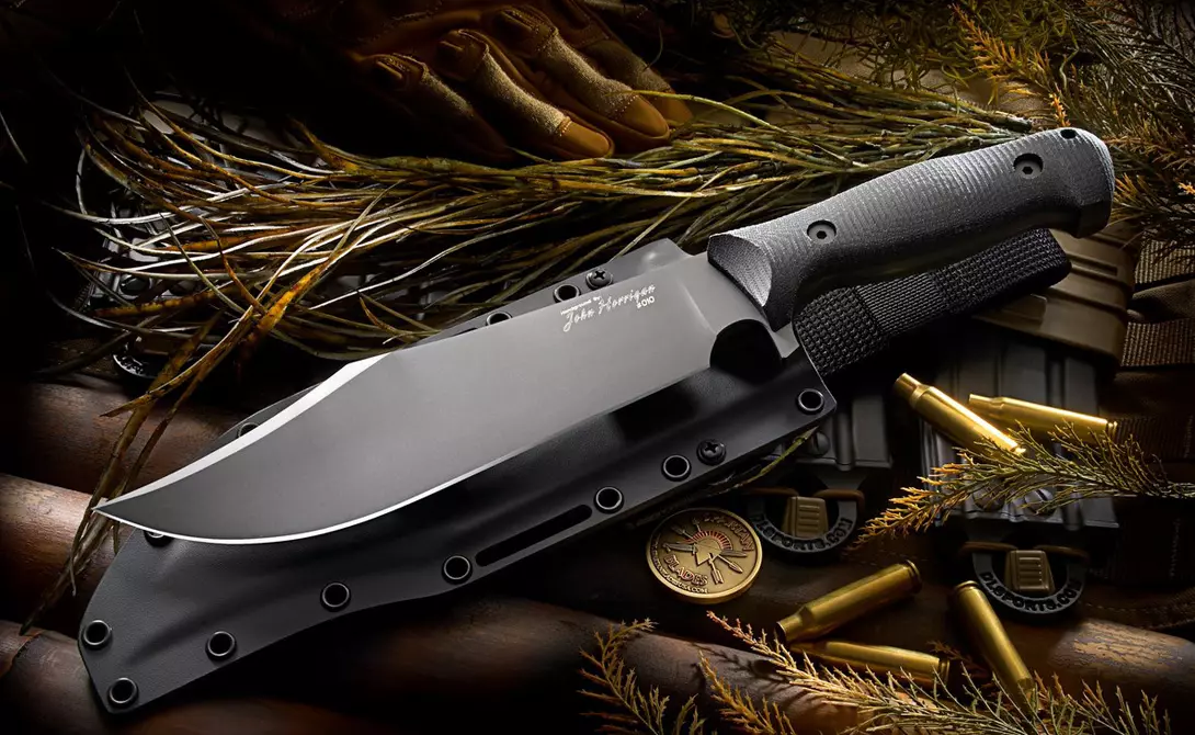 Bowie Knife Một vũ khí điển hình của redneck hiện đại, được phát minh bởi cựu chiến binh của Cách mạng Texas, Đại tá James Bowie. Con dao cắt khổng lồ này, với một người bảo vệ hình chữ thập, thích bám quanh Crocodile Dundee trong bộ phim cùng tên. Con dao không thuận tiện lắm để sử dụng làm vũ khí chiến đấu - trừ khi bạn đột nhiên được chuyển đến thời Trung cổ, nơi bạn đơn giản là không thể làm gì nếu không có kiếm.