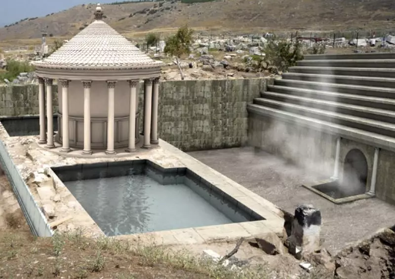 Pluto's Gate, Turkey Kaniadtong 2013, nadiskubrehan sa mga arkeologo sa teritoryo sa karaang lungsod sa Hierapolis, nga duul sa modernong Pamukkale, ang mga kagun-oban sa usa ka lugar nga gitawag nga "Pluto's Gate" o "The Gate to the Underworld." Ang geographer nga si Strabo, nga nabuhi kaniadtong ika-1 siglo BC, nagsulat bahin sa kanila nga "kini nga lugar napuno sa mga alisngaw, labi ka baga ug nabusog nga lisud makita ang yuta; bisan kinsa nga langgam nga molupad didto mamatay gilayon. " Gisugyot sa mga tigdukiduki nga ang "portal to hell" gigamit alang sa mga pagsakripisyo.