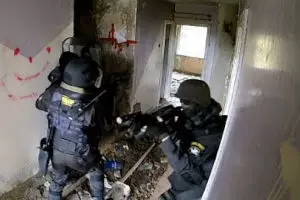 Lojtarët e paintball kundër forcave speciale të Ministrisë së Punëve të Brendshme