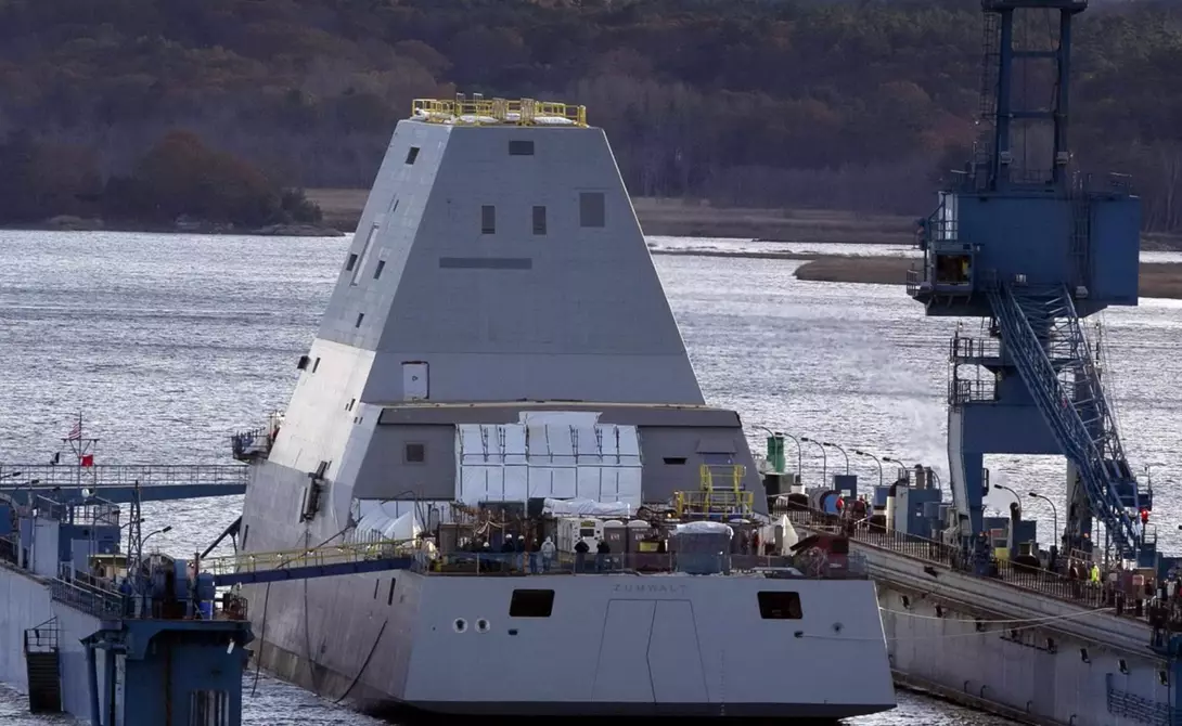 Klaar, opgelet De eerste torpedobootjagers van de nieuwe generatie verlieten de werf dus net op tijd. De werkzaamheden aan de volgende liggen ook op schema - deze zal naar verwachting uiterlijk maart 2017 in gebruik worden genomen. De derde bevindt zich in de fase van goedkeuring van het project: het congres heeft pas het begin van de financiering voor 2018 aangekondigd.