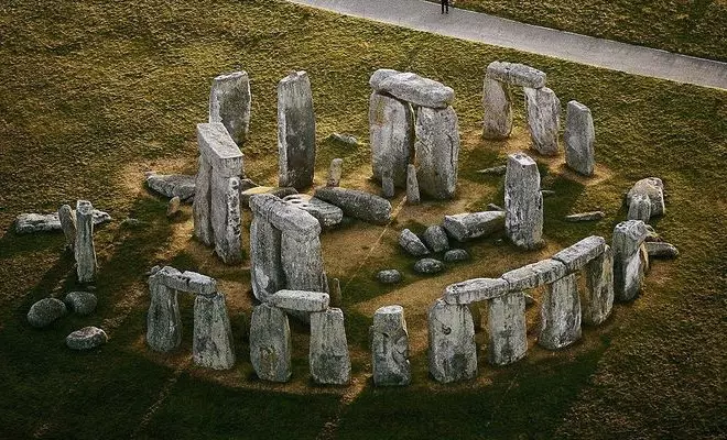 តើអ្នកសាងសង់ Stonehenge អាថ៌កំបាំងបានបាត់នៅឯណា?