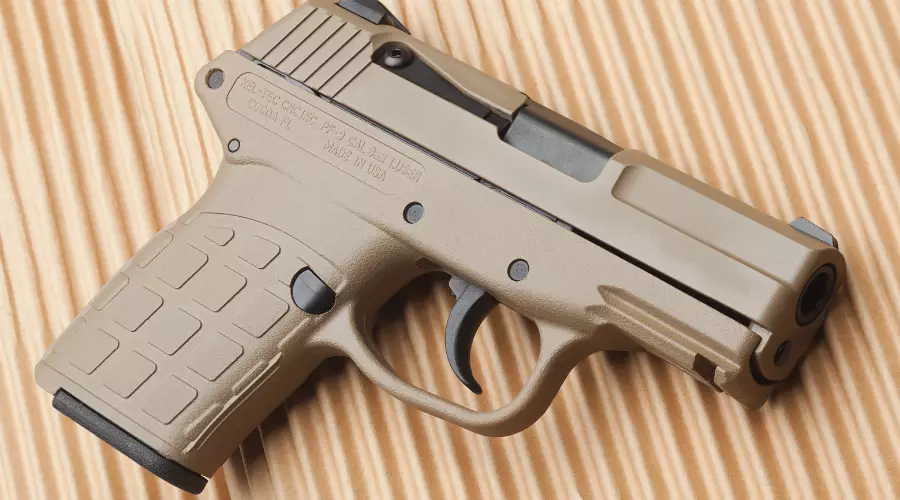 Kel-Tec PF-9 Unha das pistolas compactas máis comúns en América. Kel-Tec PF-9 é lixeiro e fácil de usar e o seu prezo relativamente baixo (uns 350 dólares) xoga un papel importante na súa popularidade.