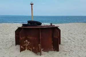 Mysteriéis Objet op der amerikanescher Plage fonnt