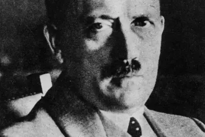 Hitler masih hidup: data yang dideklasifikasi menunjukkan 54 foto