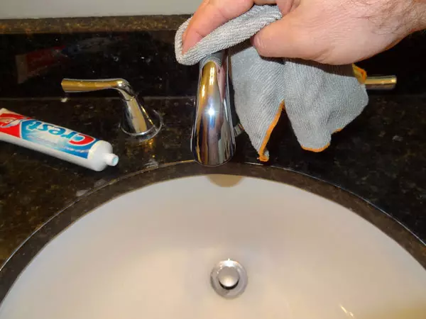 Chrome Plated Items Next time you brush your teeth, pay attention to the stains on your faucet. A small amount of toothpaste applied to the sponge will make it shiny enough that you can see your own reflection. This works with everything from dental crowns to car rims.