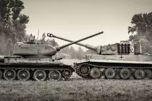 King Tiger'a karşı T-34: İkinci Dünya Savaşı'nın ana tanklarının ilk toplantısı