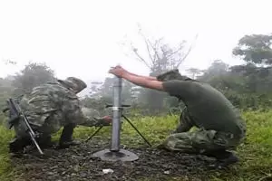 Ayaw Pagsamok sa Mortar: Mga Video sa Pagpusil Nga Mahuman nga Dili Maayo