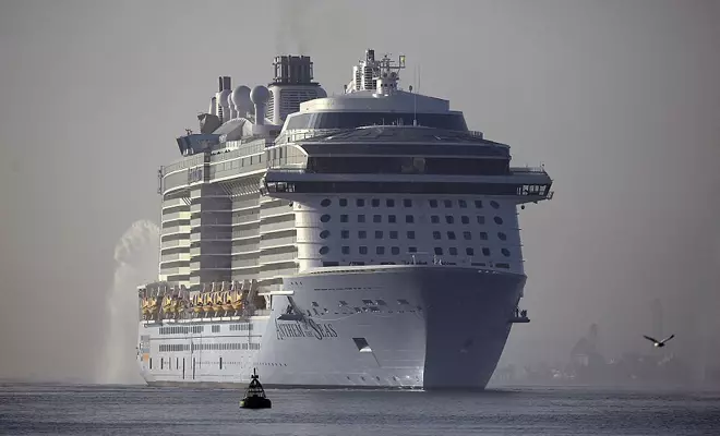 No queremos ahogarnos: video de olas de 9 metros de los pasajeros del transatlántico