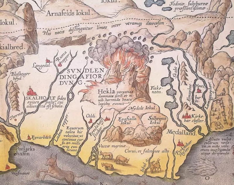 Hekla Island Stratovulkán známy ako Hekla sa nachádza ďaleko v južných horách Islandu. V stredoveku na toto miesto narazili cisterciánski mnísi. V roku 1180 mních Herbert de Clairvaux opísal sopku kapitolou svojej knihy Liber De Miraculis. Ďalší mních, Benedikt z Viscerionu, veril, že práve tu diabli vliekli dušu Judáša. Miestny folklór stále žije: ak sa na Veľkú noc chystáte na sopku, určite vás odradí: v tomto čase sa tu schádzajú čarodejnice a čarodejníci.