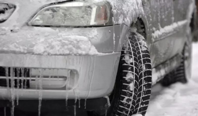 ¿Necesito calentar el motor en invierno?