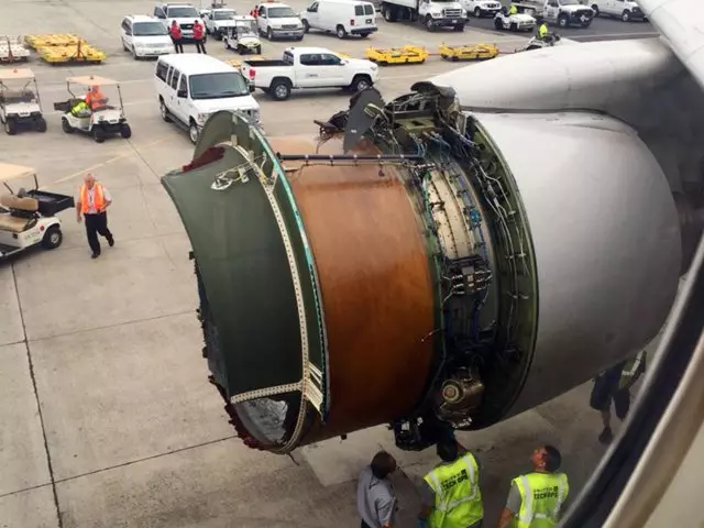 Why you shouldn't be afraid if your plane starts to lose external engine parts