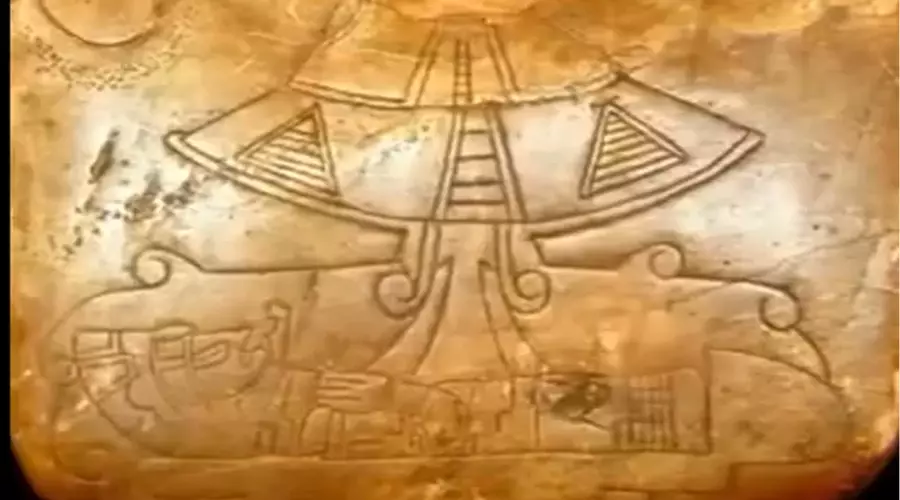 Maya -artefakter I 2012 ga den meksikanske regjeringen ut en rekke maya -artefakter som hadde blitt holdt hemmelige i 80 år. Disse tingene ble gjenopprettet fra pyramiden på Calakmula, stedet for en av de mest utviklede Maya -byene. De fleste funnene skildrer absolutt UFOer og romvesener. Problemet er at disse gjenstandene bare ble vist i en dokumentarfilm, hvis forfattere hadde all grunn til å begå svindel for å bli berømte.