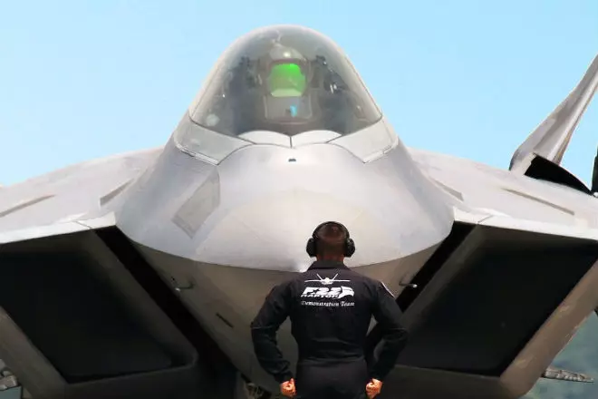 How stealth fighters clean to avoid damaging the protective coating