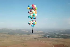 Nieuwe Winnie de Poeh: de reiziger rijdt met ballonnen boven Afrika