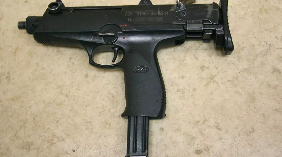 AEK-919K "Kashtan" Comme base pour le développement d'un nouveau pistolet automatique, les concepteurs de l'usine mécanique de Kovrov ont pris le pistolet autrichien Steyr MPi 69, dont la base de base a ensuite été sérieusement modifiée. "Kashtan" est principalement utilisé par les forces spéciales du FSB de la Fédération de Russie.