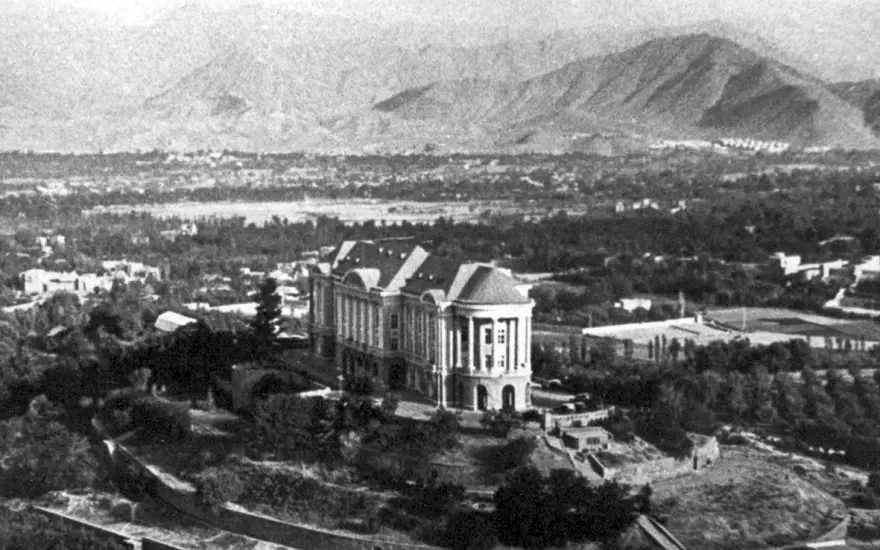 Storming Amin's Palace i Afghanistan Der er flere oplysninger om afghanske historier end om afrikanske eller asiatiske. Den første i den afghanske kampagne var den utroligt komplekse operation for at eliminere statsoverhovedet, Hafizullah Amin. Forberedelserne til stormningen af ​​paladset begyndte seks måneder før selve operationen: derefter blev en særlig afdeling, den såkaldte "muslimske bataljon", oprettet i Sovjetunionen. Lang forberedelse gav resultater: hele overfaldsprocessen varede cirka 40 minutter. Specialstyrkerne lykkedes at fuldføre operationen, på trods af at flere gange kæmpede flere krigere på fjendens side. GRU's tab udgjorde syv mennesker, og Amin blev elimineret.