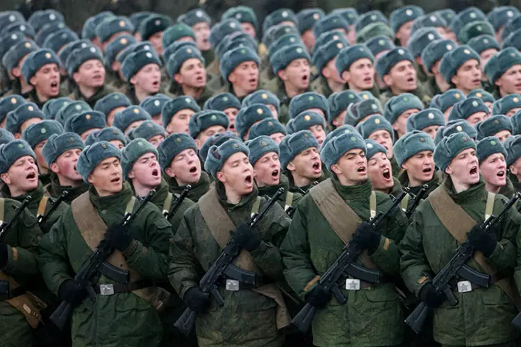 Russie Conscription : 12 mois Heureusement, notre pays évolue progressivement mais avec assurance vers une armée moderne et professionnelle sous contrat. Depuis 2008, vous n'avez qu'à servir en conscription pendant un an, et vous pouvez également choisir un service alternatif, si vous le souhaitez.