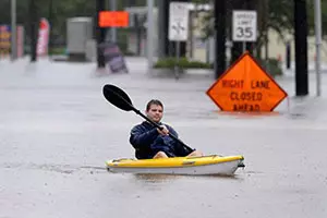 Amerika gaan onder water: grusame skote van die kragtige orkaan "Harvey"