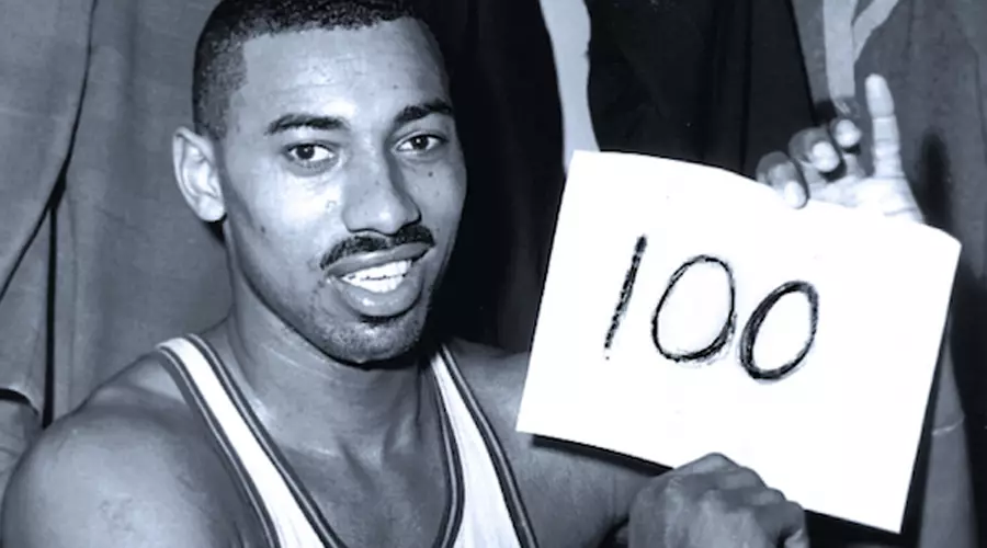 Mpira wa kikapu Timu zote katika mpira wa magongo wa kisasa haziwezi kufanana na rekodi ya Wilt Chamberlain ya 1962. Katika mchezo mmoja, fowadi huyu mzuri sana alibadilisha risasi 36 na alifunga kutupa bure kwa jumla ya alama 100.