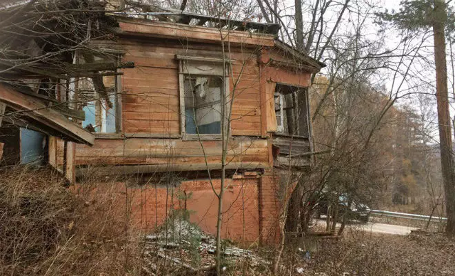 Abandoned camp in the forest: 25 years since people abandoned