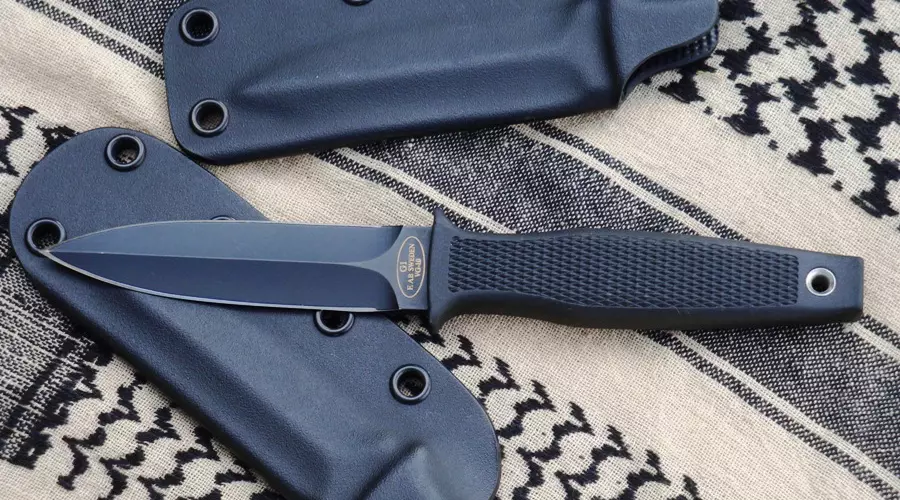 Fallkniven G1 Garm Fighter АҚШ теңіз корпусы кеңінен қолданатын шағын жауынгерлік қанжар. Резеңке тұтқасы қолыңызға ыңғайлы, ал пышақ салыстырмалы түрде қарапайым ұзындығына қарамастан жұмысты өте тиімді жеңе алады.