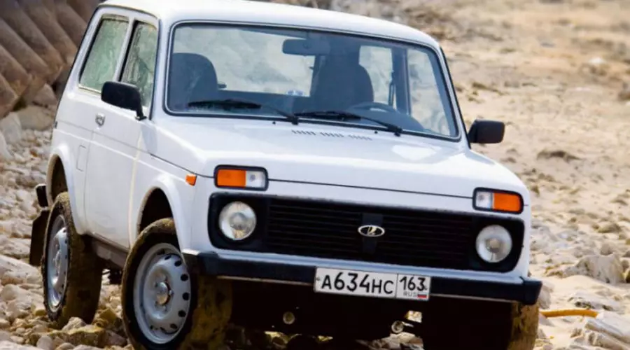 Konveyör ve ihracat Makine tüm testleri mükemmel bir şekilde geçmiştir. Parti, başarılı tasarımı o kadar çok sevdi ki, 1976'da otomobiller seri üretime girdi. İki yıl sonra, yılda 70 bin arazi aracı montaj hatlarından çıktı ve bunların %80 kadarı hemen ihraç edildi.