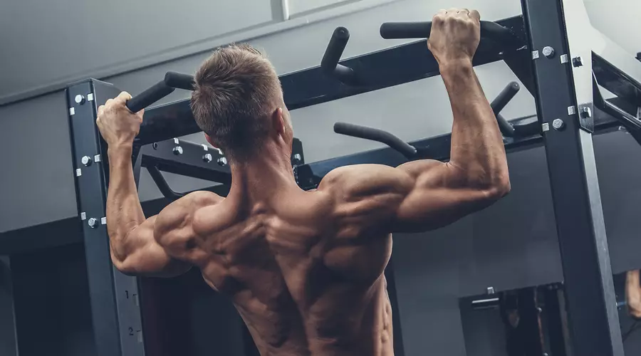 Pull-ups Věřte nebo ne, přítahy, i když vlastní vahou, přinutí pracovat svaly celého těla. Jedná se o extrémně silné cvičení pro formování ideální mužské postavy. Pouze to musí být provedeno správně, jasně kontrolovat rychlost a svalové napětí.