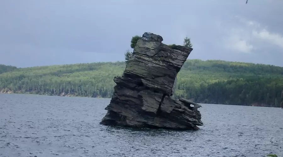 Sirta qariibka ah ee Ural -ka: laga soo bilaabo UFO ilaa meelaha tababarka qarsoodiga ah 7268_1