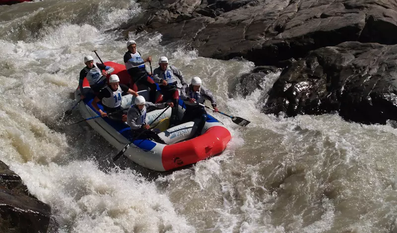 Arxangelsk viloyati Arxangelsk viloyati boshlang'ich raftingchi uchun katta yordamchi bo'ladi. Bu erdagi daryolar asosan sokin, va rapidlar rafting texnikasini qo'llash uchun juda zo'r. Onega, Vana, Pinega, Shimoliy Dvina uzoq vaqtdan beri rafting klassikasiga aylangan: Sovet Ittifoqidan kelgan sayyohlar ular bilan birga suzishni yaxshi ko'rishardi.