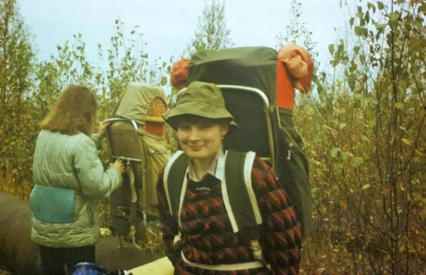 Ermak Als deshalb ein Rucksack auftauchte, der seine Vorgänger mit einem Rahmen aus Aluminiumrohren und einer Gürtelbandage auf ein Niveau übertraf, sorgte er bei Wanderbegeisterten für Furore. Aber nicht ohne Reifenpannen: Der Tourist riskierte bei einem Sturz nach hinten, sich am oberen Querholm des Ermak-Rahmens das Genick zu brechen, was mit bedrückender Regelmäßigkeit geschah.