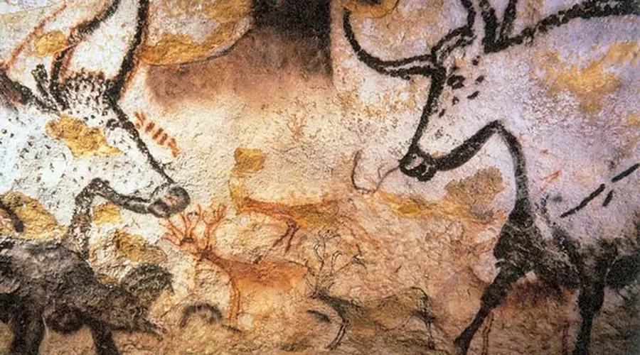 Lascaux လှိုဏ်ဂူသည်ပြီးခဲ့သည့်ရာစုနှစ်အလယ်၌ပင်ဤဂူ၌ကျောက်ထွင်းထုများကိုမည်သူမဆိုလေးစားနိုင်သည်။ သို့သော်လည်း ၁၉၆၃ ခုနှစ်တွင် Lasko ကိုပိတ်ထားခဲ့ပြီးယခုအခါခရီးသွားများသည်အိမ်တံခါးဝတွင်ရစ်ပတ်နေကြသည်။ အထူးသဖြင့်မာနထောင်လွှားသောသူတို့သည်သူ့ကိုရက်အနည်းငယ်ကြာထောင်ထဲတွင်ထားခဲ့သည်။