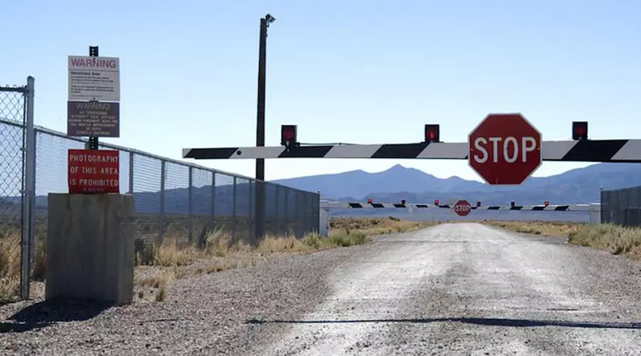 Area 51 The American government has long denied the very existence of Area 51. Rumors went (and go) crazy: both aliens are being dismembered here, and they are supposedly looking for ways to parallel worlds. What is it really - God knows, the base guards have orders to shoot to kill, so there are not very many tourists here.