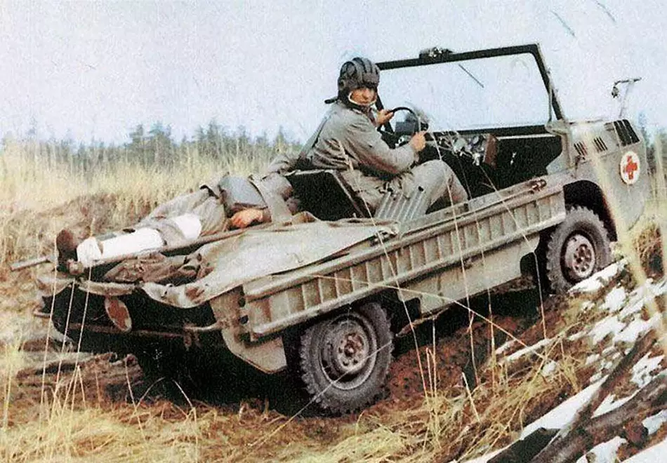 In de vroege jaren 1950, tijdens de Koreaanse Oorlog, ontwikkelde de Lutsk Automobile Building Plant, in opdracht van het Ministerie van Defensie, een toonaangevende transporter - TPK. Het was een gemotoriseerde cross-country trolley van niet meer dan een halve meter hoog, met vierwielaandrijving en een lier, die uit een vliegtuig met een parachute zou worden gegooid. Maar misschien was het belangrijkste kenmerk het vermogen om op water te bewegen.