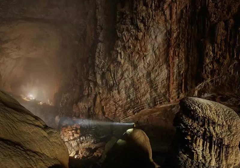 Les chercheurs de la British Speleological Association, qui sont descendus dans la grotte en 2009, ont raconté au monde entier l'existence de la grotte.