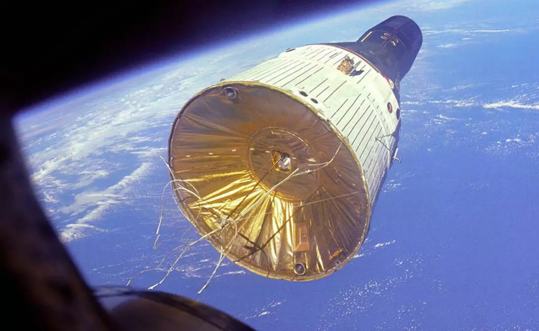 Big G Gemini-programmet, aktivt utvecklat i mitten av 1960-talet, anses vara ett av USA: s mest ambitiösa försök att få fullständig kontroll över vår planets bana. Big G -modulen var utformad för att transportera astronauter mellan oberoende stationer, som var och en var en cell i nätverket som omger yttre rymden. Douglas McDonells idé om bemannade kapslar används för närvarande i NASA: s SpaceX- och Boeing -projekt.