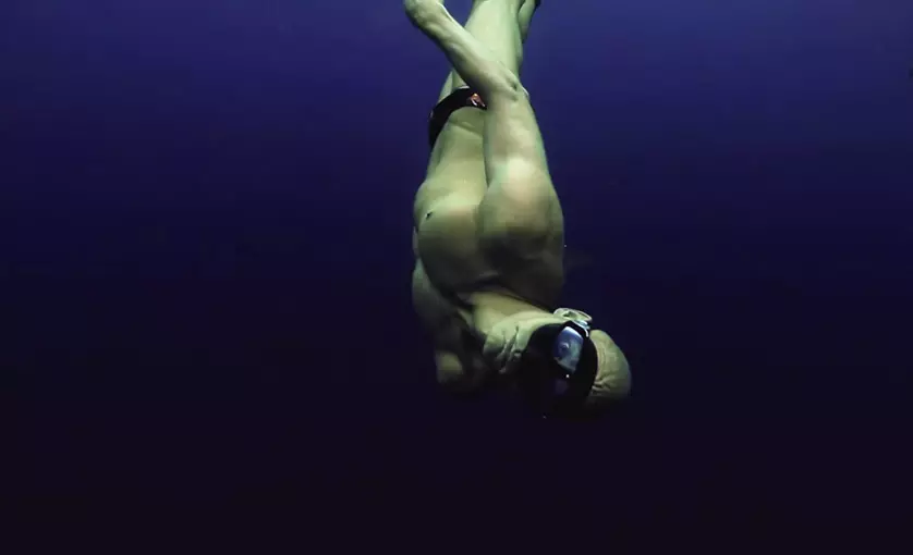 Ice freediving: ang pinaka-mapanganib na isport sa taglamig