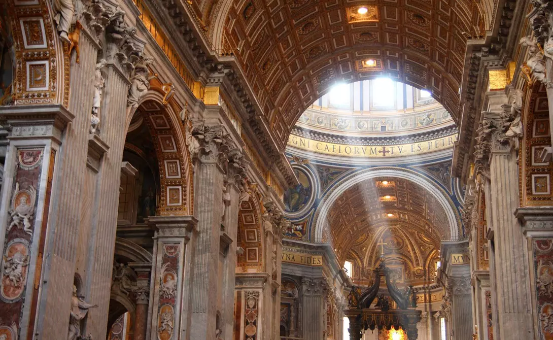 St. Peter's Basilica Roma, Italia O le Katoliko St. Peter's Basilica o le fale sili ona tele i le Vatican, faʻaaloaloina e Kerisiano i le lalolagi atoa. O iinei na faia ai sauniga faʻamataʻu a le Ekalesia Katoliko Roma mo le selau tausaga.