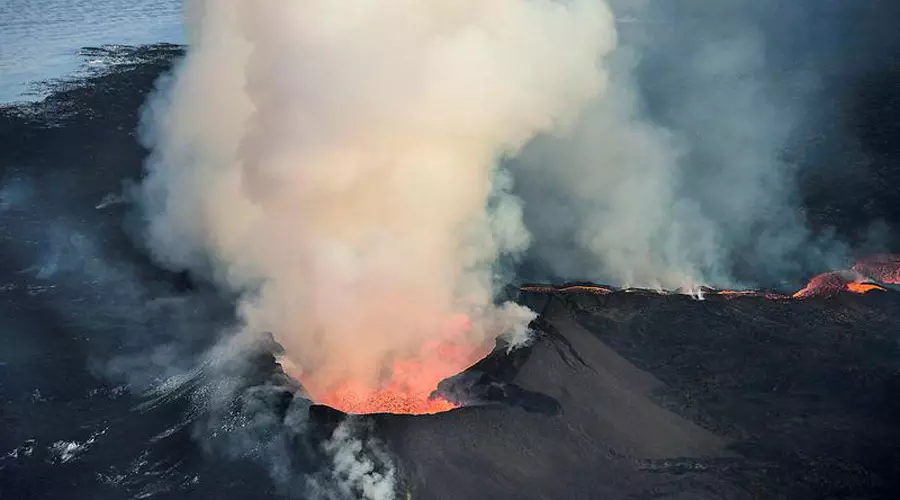 Yani, Katla öfkesini göstermeye karar verir ve sonunda uyku prangalarından kurtulursa, ülkeden ülkeye uçuş sorunu gerçekten sorunlardan daha az olacaktır.