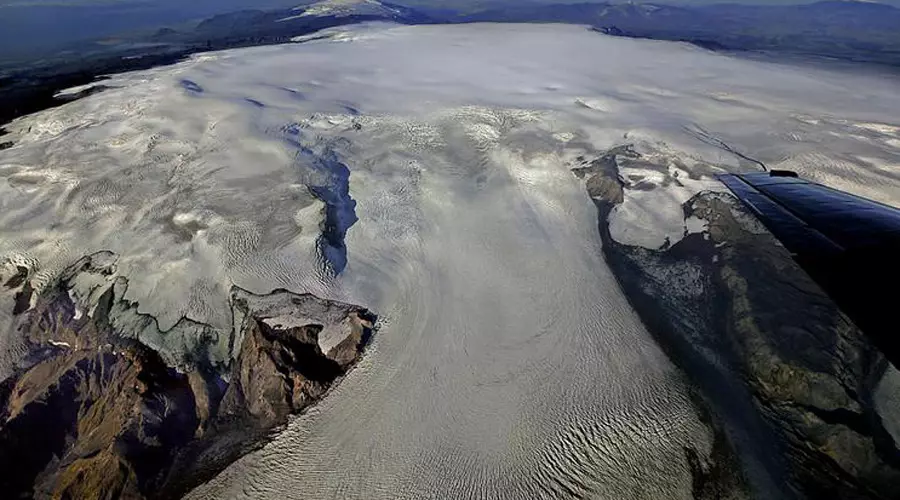 Volkanologların hesaplarına göre, Katla'nın patlaması devasa bir buzulun erimesine yol açacak ve bu da çok büyük bir nüfuslu alanın su basması anlamına geliyor.