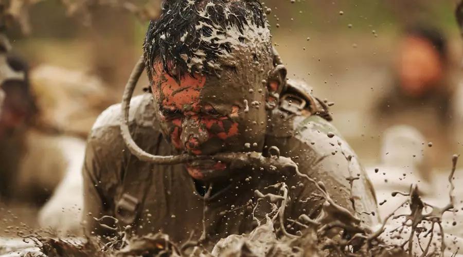 Wie die pleister ontvang, slaag 90% van die kandidate nie. Professionele krygers, opgelei, opgelei, kan die 'helweek' en die 'finale eksamens' wat daarop volg nie oorleef nie. Wie kon? 24 kilometer hardloop, 3 kilometer swem (oop reservoirs), 'n geveg met aktiewe spesiale magte en 'n hindernisbaan, meer soos 'n nagmerrie. Maar die suksesvolle afhandeling van hierdie toetse is nie die einde nie. Die kandidaat word na die volgende opleiding gestuur (in die algemeen duur dit ongeveer 'n jaar en 'n half), dan dien hy nog 'n jaar in die eenheid, en eers dan kry hy die reg om die eerste gevegsending te onderneem.