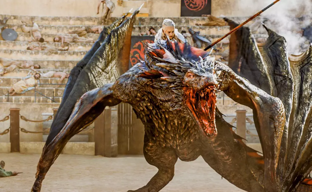 Drogon Liab-dub xim ntawm tis, saber ntse ntsuav thiab npau taws, haum rau tus zaj. Drogon los ntawm Game of Thrones coj ncaj ncees coj nws qhov chaw raug cai ntawm peb cov npe ntawm cov zaj uas txias tshaj plaws hauv keeb kwm.