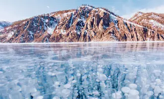 Frozen Baikal: dia mankany amin'ny angano