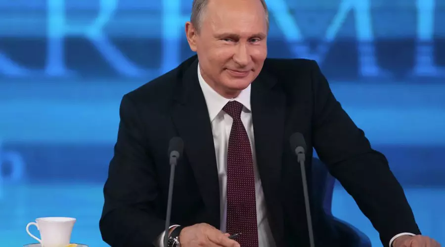 Entru Ris Prezidan an nan Larisi, Vladimir Putin, nan youn nan dènye konferans pou la près refize enfòmasyon sou yon atak HACKER santralize sou Etazini yo. Sepandan, CIA a ak FBI reklamasyon gen yon richès nan prèv pou tankou yon menas. Anplis, rapò entèlijans yo te konfime pa senk gwo konpayi cybersecurity nan Lwès la: CrowdStrike, Fidelis Cybersecurity, Mandiant, ThreatConnect, ak SecureWorks.