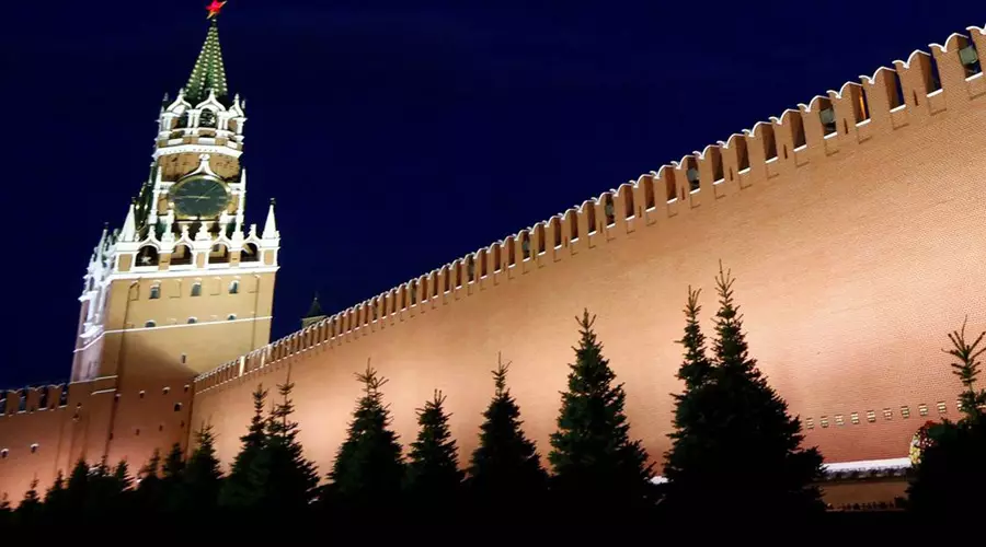 Ihuwa ti Russia Nipa ti, Kremlin ko le fi iru awọn asọye silẹ laisi asọye. Gẹgẹbi Dmitry Peskov, Russia yoo jẹ ọranyan lati dahun si eyikeyi awọn irokeke ita, paapaa awọn ti o dubulẹ ni ita ohun elo. Ni gbogbogbo, a mọ ipo naa bi pataki ati pe o jẹ irokeke ewu si aabo gbogbo agbaye.