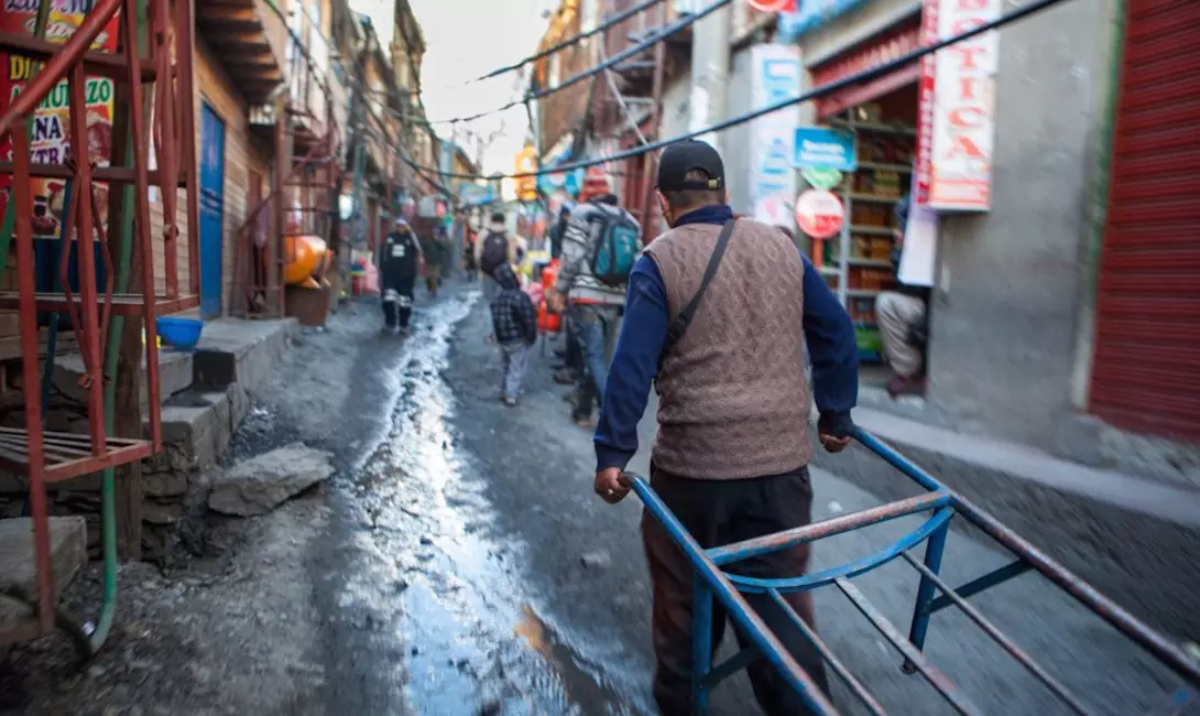 Los turistas no suelen llegar a La Rinconada. Aquí no hay absolutamente ninguna infraestructura, y los representantes del gobierno aparecen solo una vez cada pocos años.