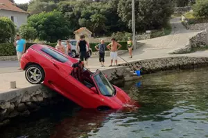 בעלי הרכב חסרי המזל באינטרנט