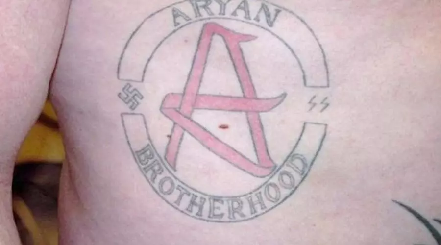 D'Aryan Brotherhood D'Aryan Brotherhood Jongen hunn e Ruff fir déi gewaltegst an allen amerikanesche Prisongen ze sinn. Firwat? Well et ass ganz schwéier fir an d'Brudderschaft bäitrieden: dofir muss en Ufänger eng Persoun ëmbréngen. Tatsächlech ass all Member vun der Aryan Brotherhood e richtege Killer, deem seng Hänn a Blutt gewäsch ginn.