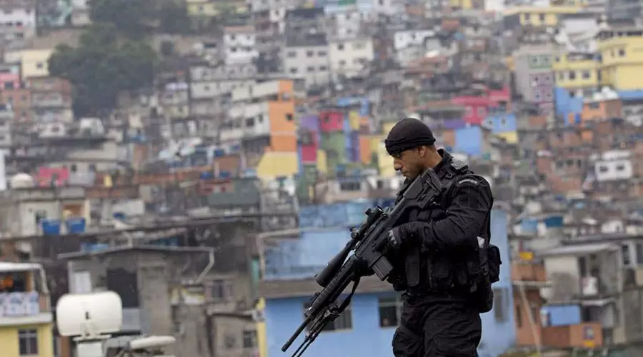 Brazil Brazil vẫn tự hào về tỷ lệ giết người cực kỳ cao. Ngoài ra, sự bùng phát của dịch Zika cũng nên là một rào cản đối với bất kỳ du khách có tư duy nào.